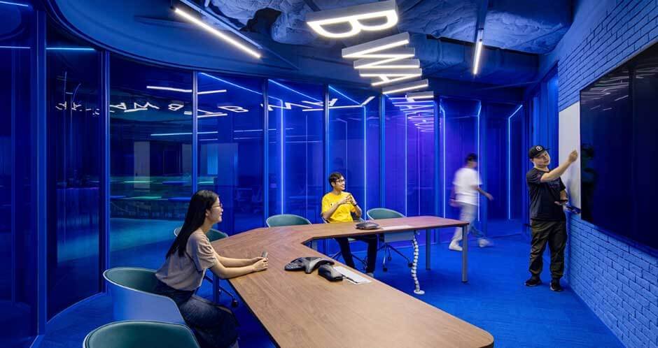 Creative Ways To Use Neon Signs In Office Spaces For A Productive ...